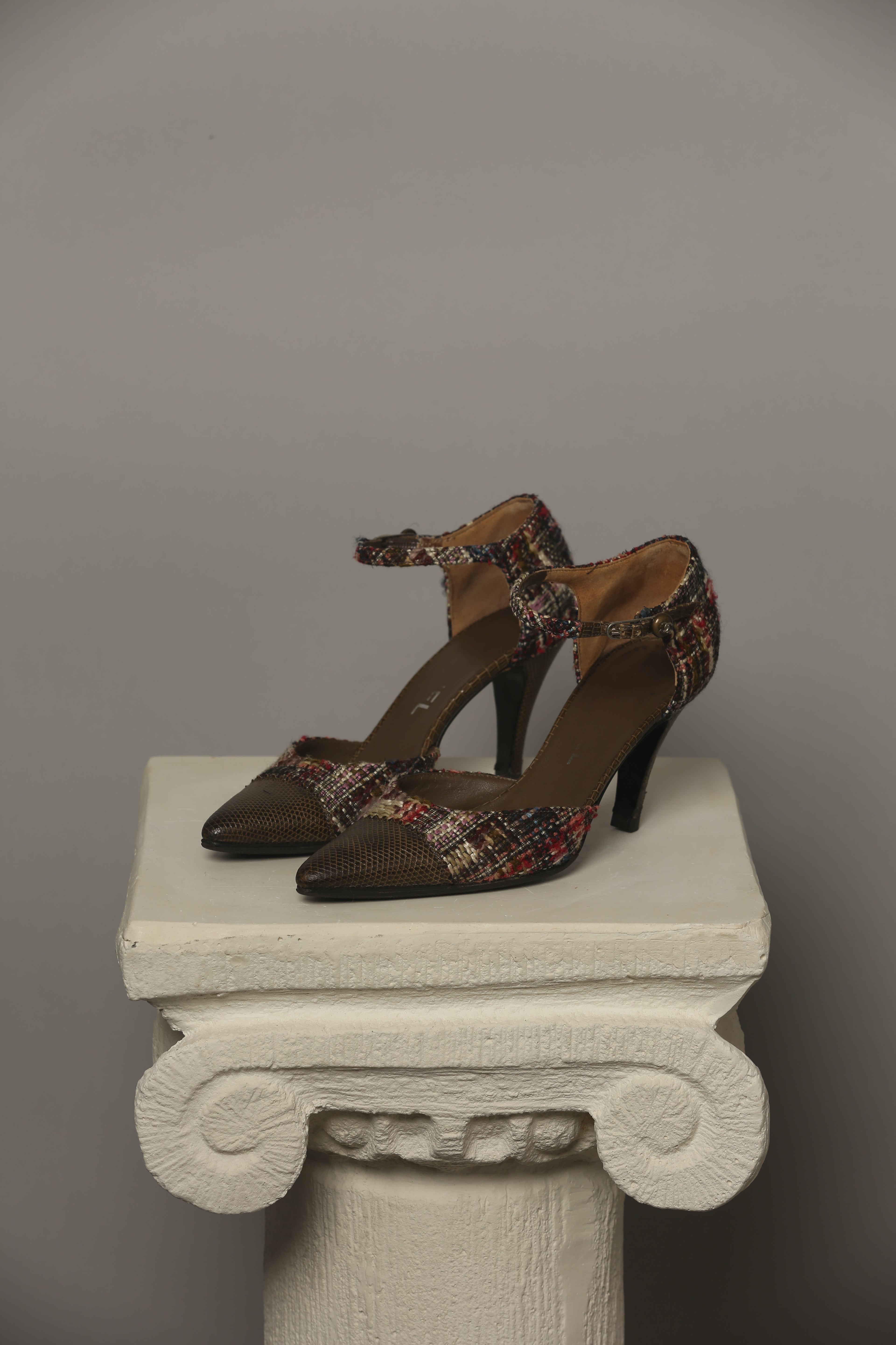 Extremely Rare CHANEL Tweed Heels – Vintylux
