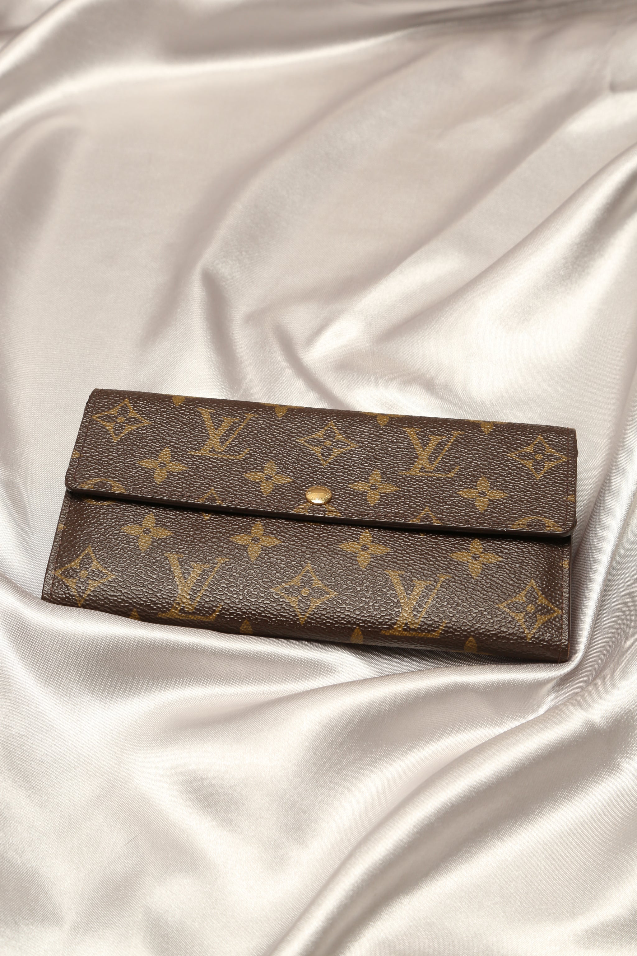 LOUIS VUITTON Monogram Sarah Wallet – Vintylux